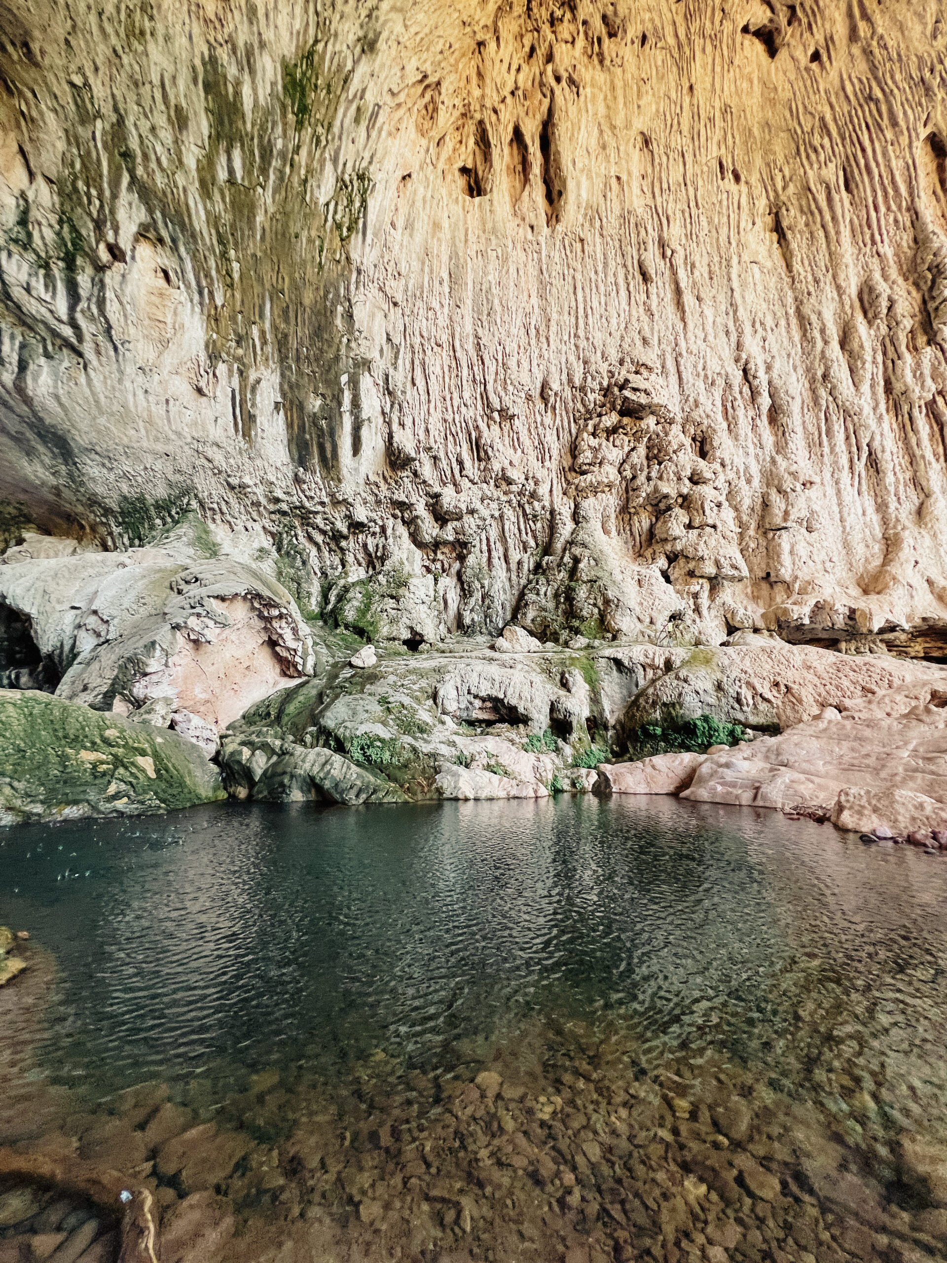 Travel Guide to Tonto Natural Bridge - Natalie Nicosia